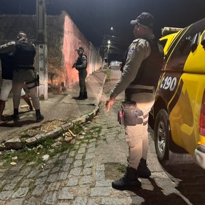 Policiamento do Agreste apreende 23 quilos de drogas e 21 armas em ...