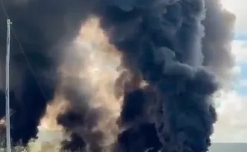 Caminhão-tanque transportava 51 litros de diesel quando explodiu na BR ...