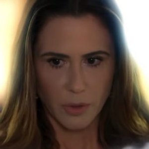 Vem aí! Dominique sofre durante perseguição, é encurralada e acaba ...