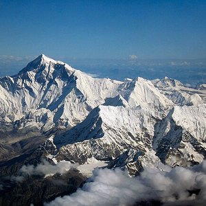 Guia desaparecido há uma semana no Monte Everest é encontrado vivo ...